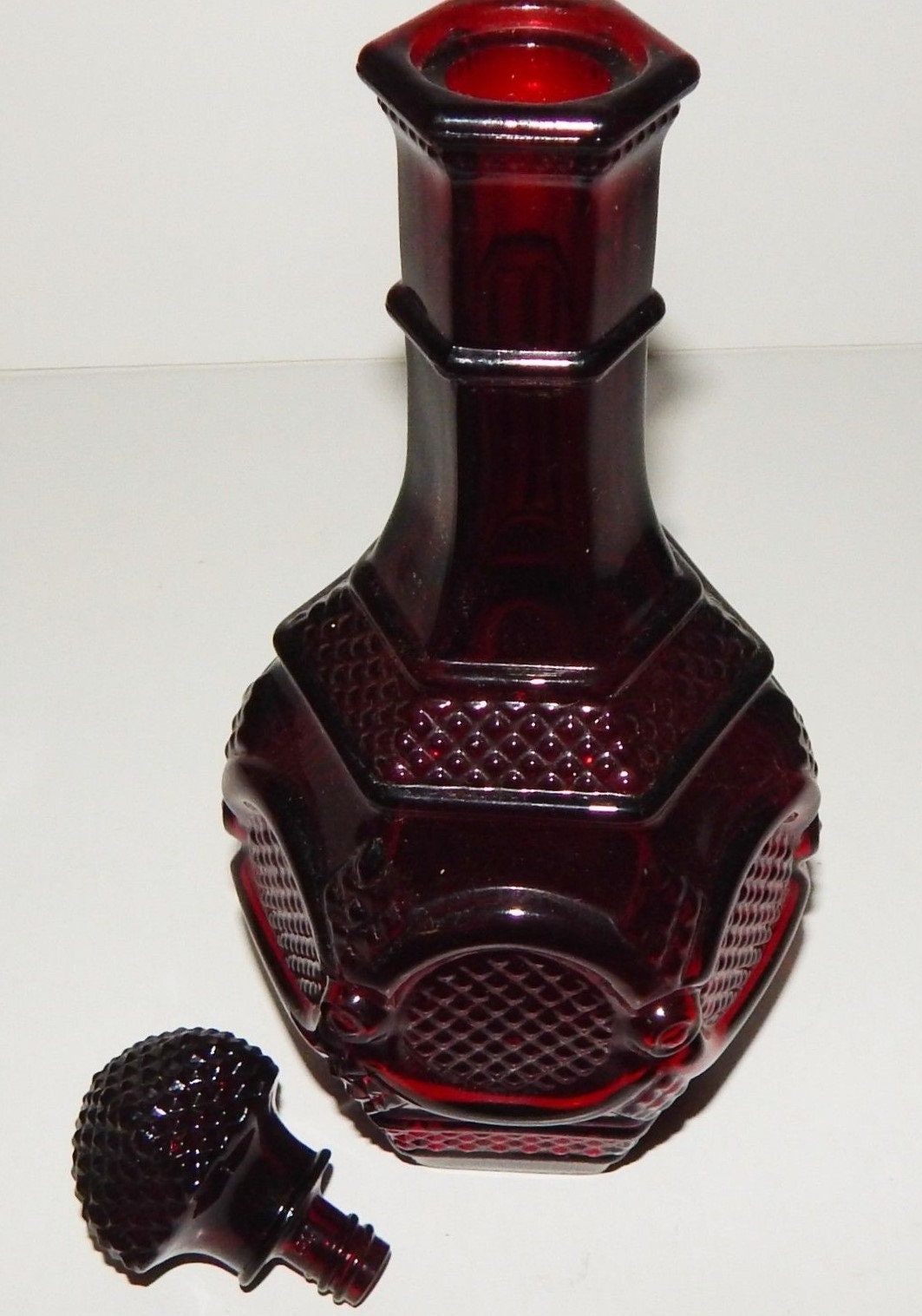 Avon Cape Cod Ruby Red 1876 Collection Glass Decanter Whisky Wine ...