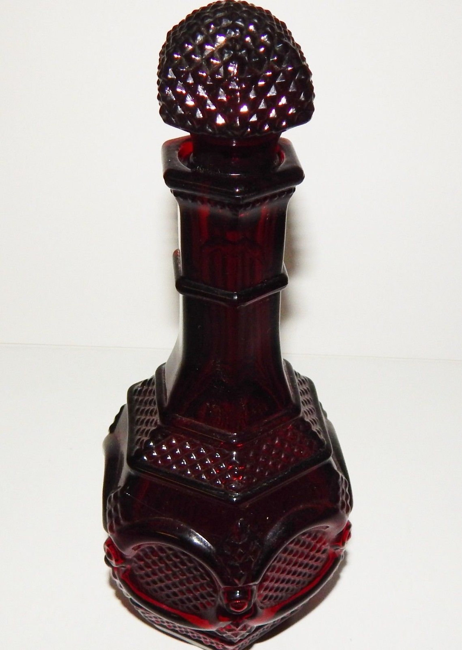 Avon Cape Cod Ruby Red 1876 Collection Glass Decanter Whisky Wine ...