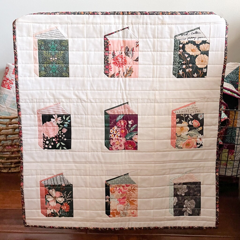 Reading Quilt Book Themed Quilt Wall Hanging or Baby Quilt - Etsy