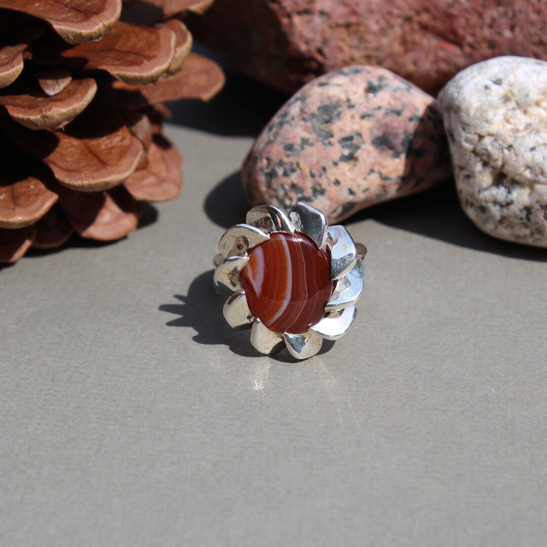 4-6 Red and White Banded Lake Superior Agate Ring Set in .950 Sterling ...