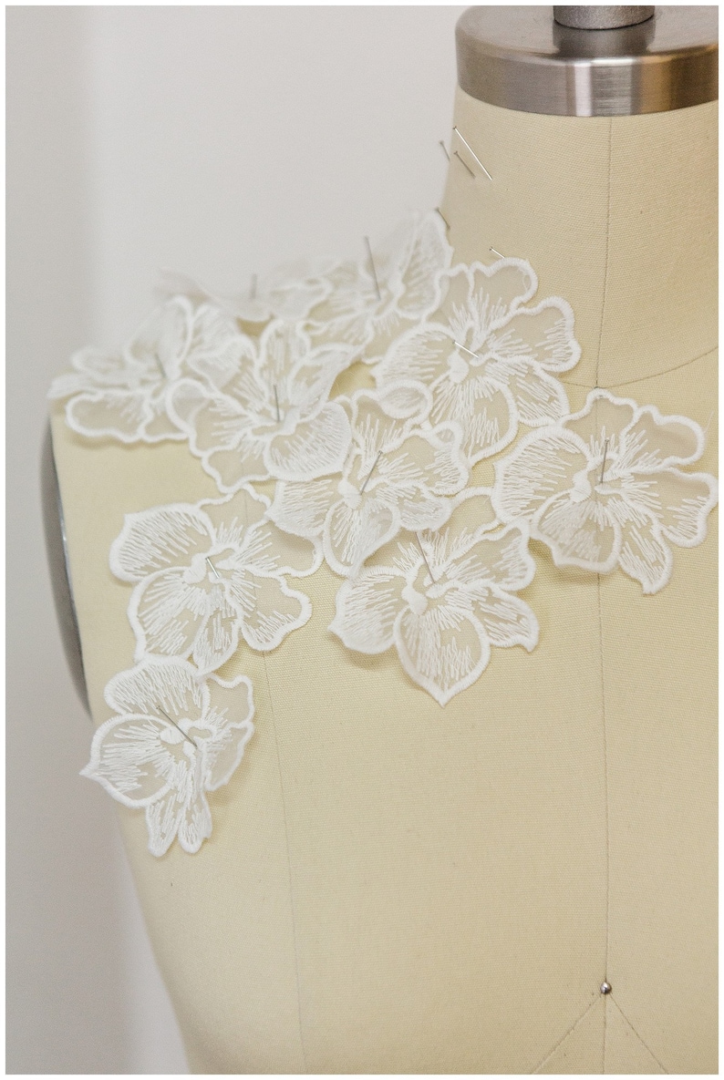 A17-160 // 10pc. Lace Flower Patch Sew on 3D Flower 3D - Etsy