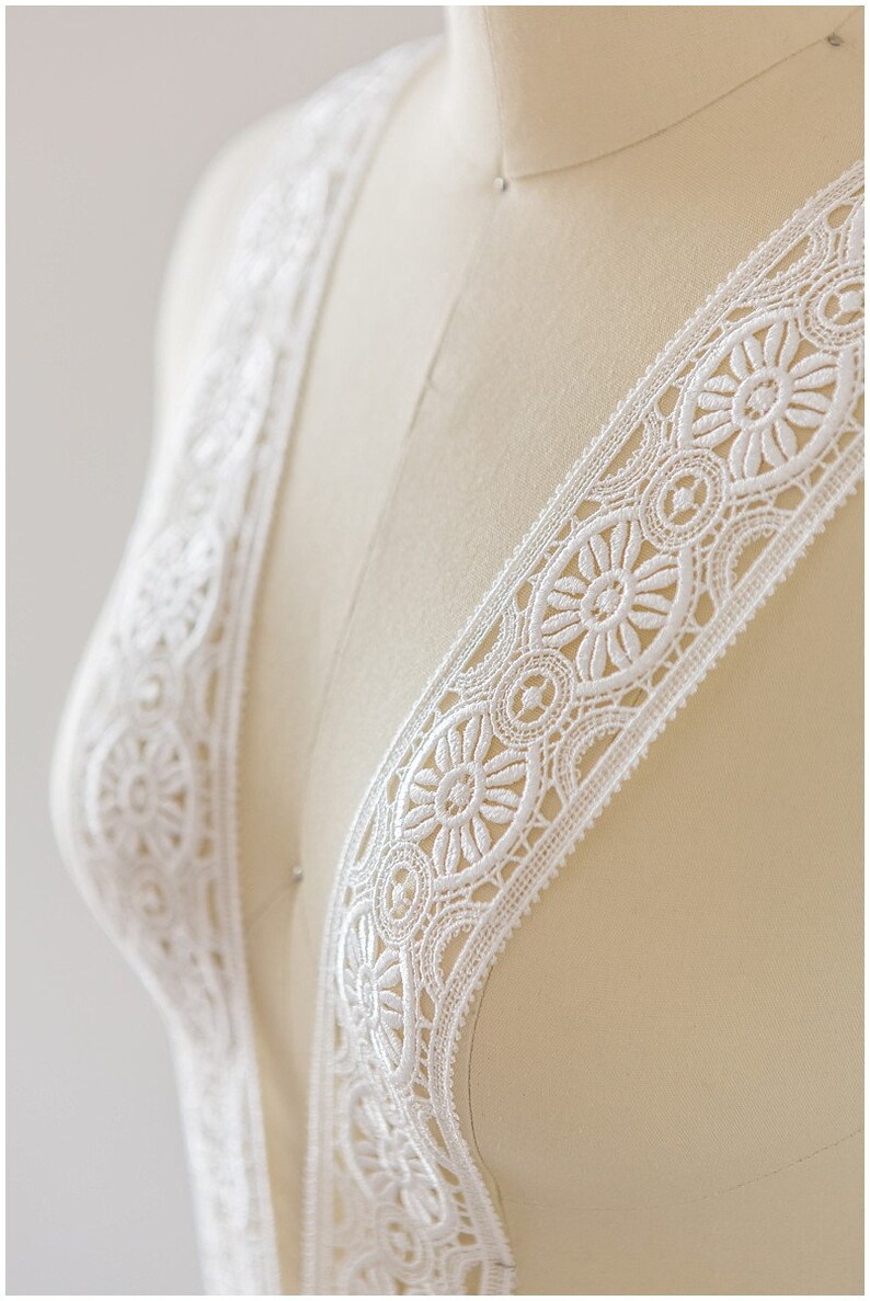 T17-033 // Beautiful Guipure Lace Trim Water Soluble Lace - Etsy