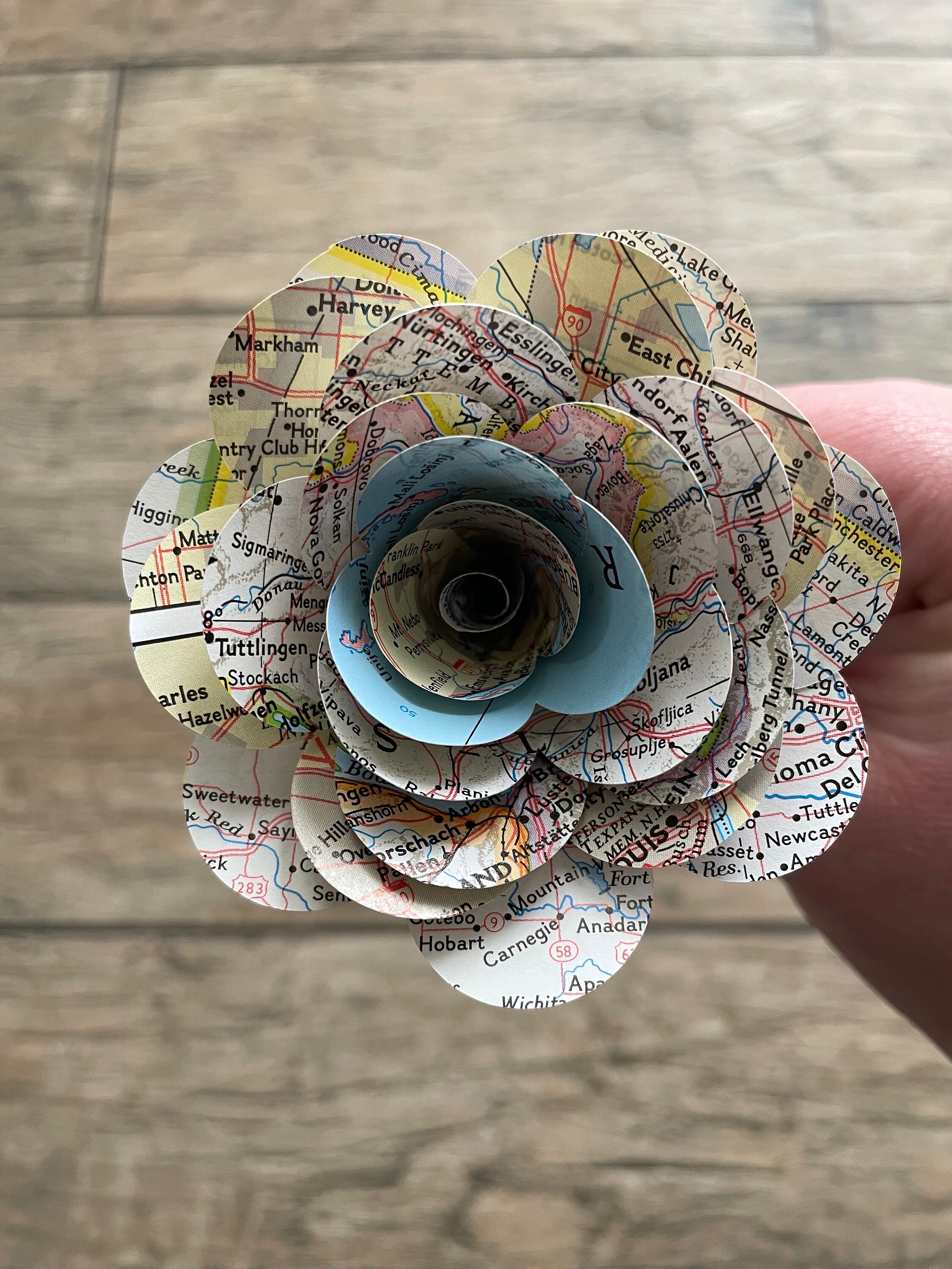 Atlas Map Paper Roses: Unique Floral Arrangement - Etsy