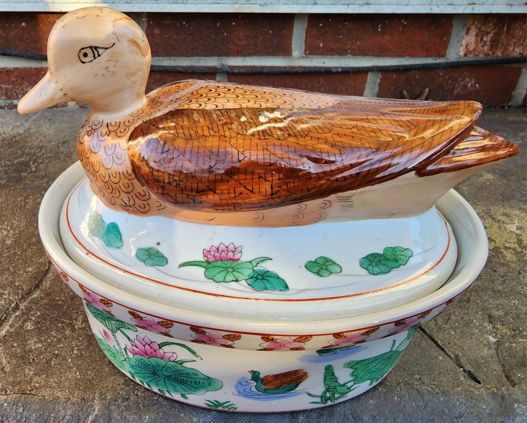 Vintage Chicken Hen Nesting Dish. Covered Casserole. - Etsy