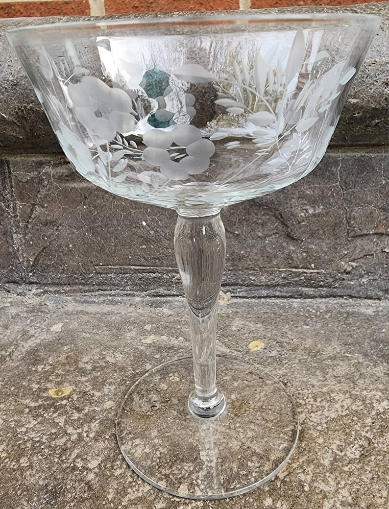 Vintage Romanian Crystal Glass Floral Etched Decanter W/stopper Plus 4 ...