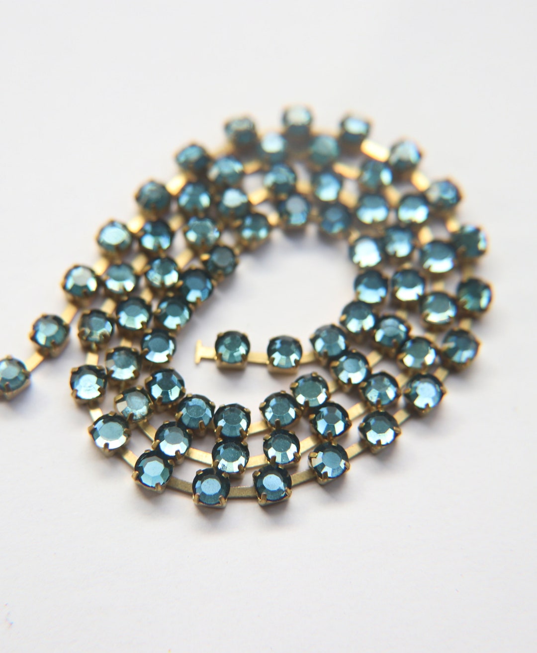 Montana Blue Swarovski Crystal Chain, Brass Settings, 4mm (16ss) - Etsy