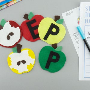 Felt Board Story Apple Song for Kindergarten + Preschool Teacher Circle ...