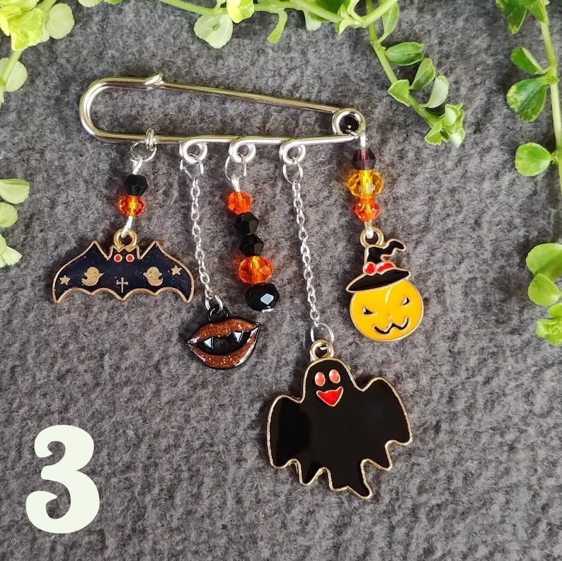 Cute Spooky Halloween Ghost Pin Brooch, Handmade Halloween Jewelry Kilt ...