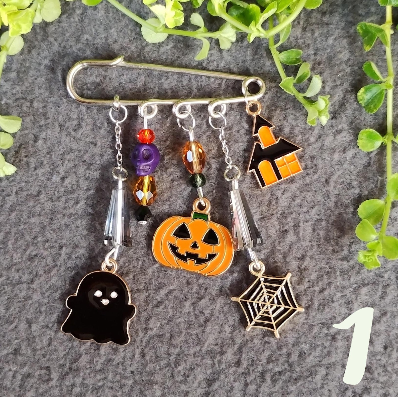 Cute Spooky Halloween Ghost Pin Brooch, Handmade Halloween Jewelry Kilt ...