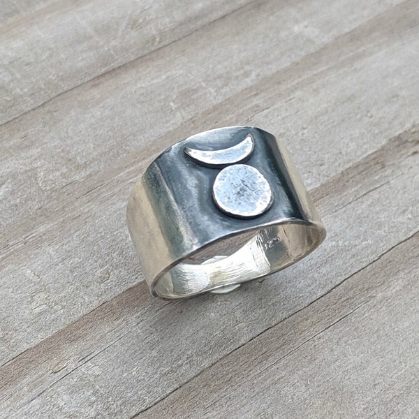 Witchcraft Ring - Etsy