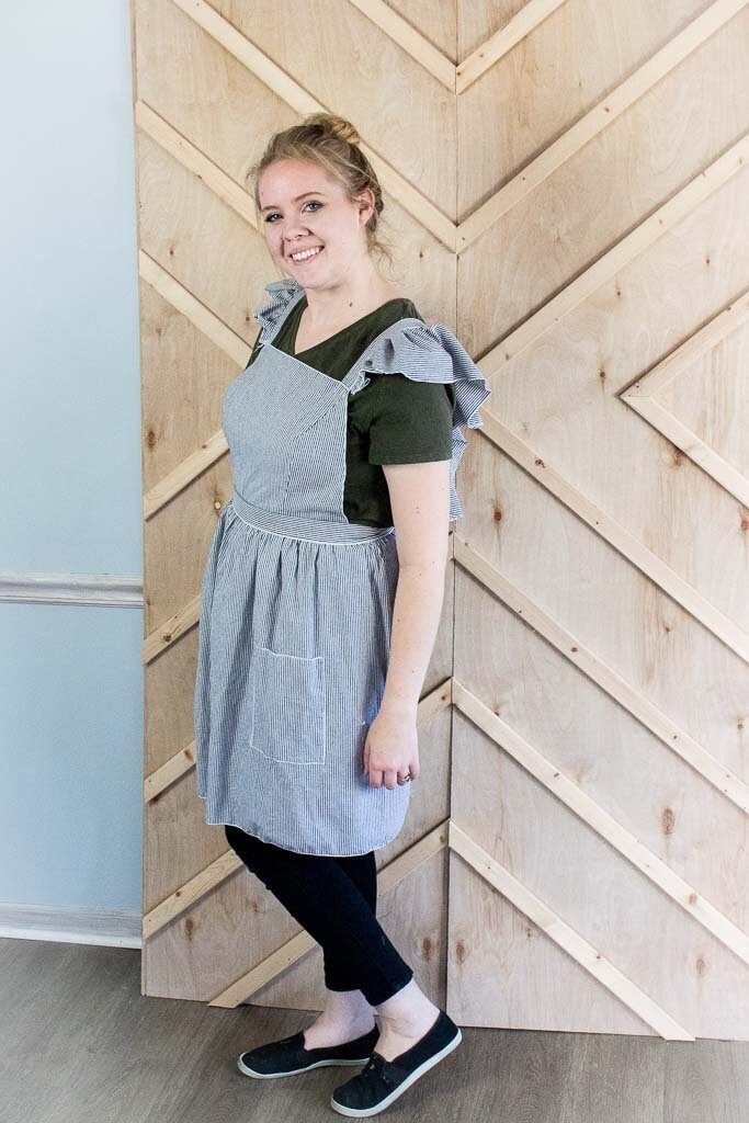 Fitted Seersucker Women's Apron With Ruffled Straps and Full Skirt ...