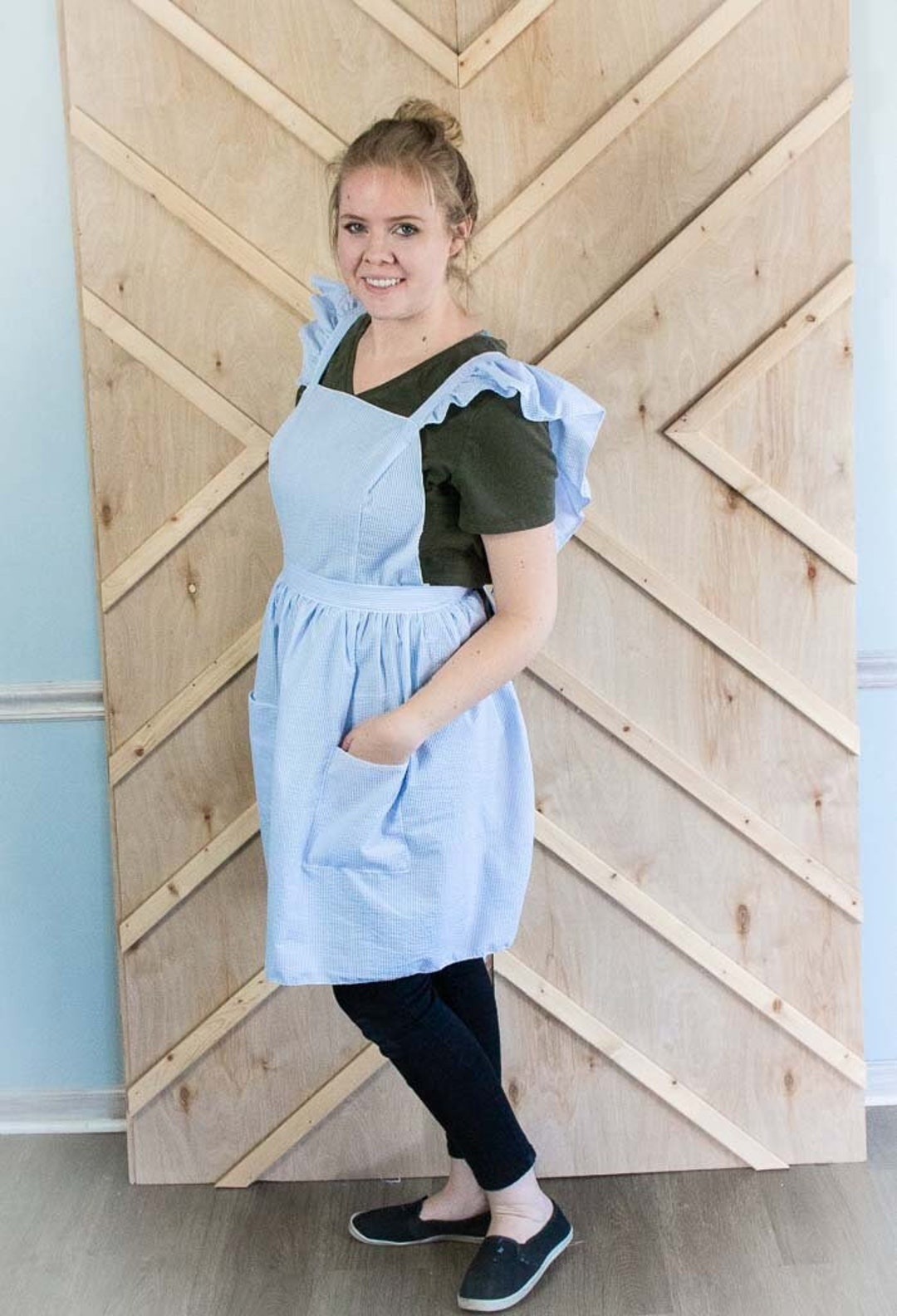 Fitted Seersucker Women's Apron With Ruffled Straps and Full Skirt ...