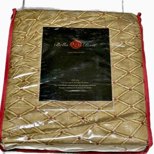 Handcrafted Dust Ruffle With 19 Inch Drop Bella Rose Collection as Seen ...