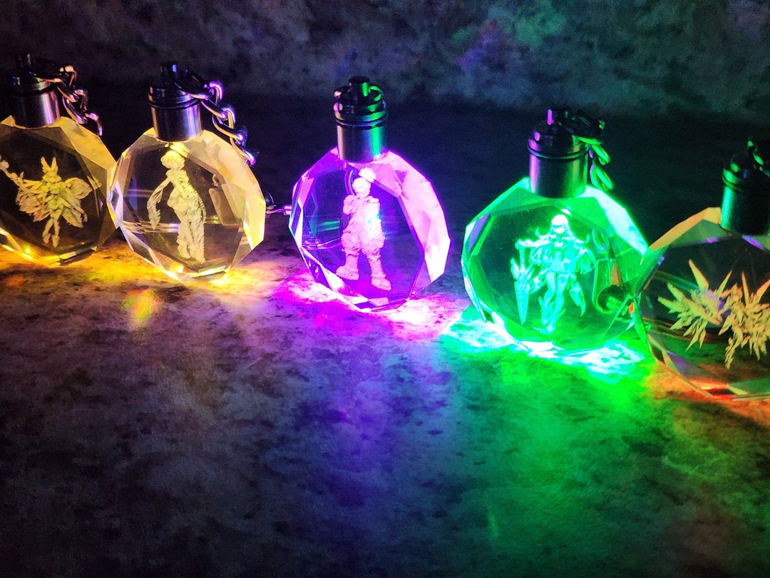 Xenoblade 2 Core Crystal LED Keychain Collection Featuring Pyra Mythra ...