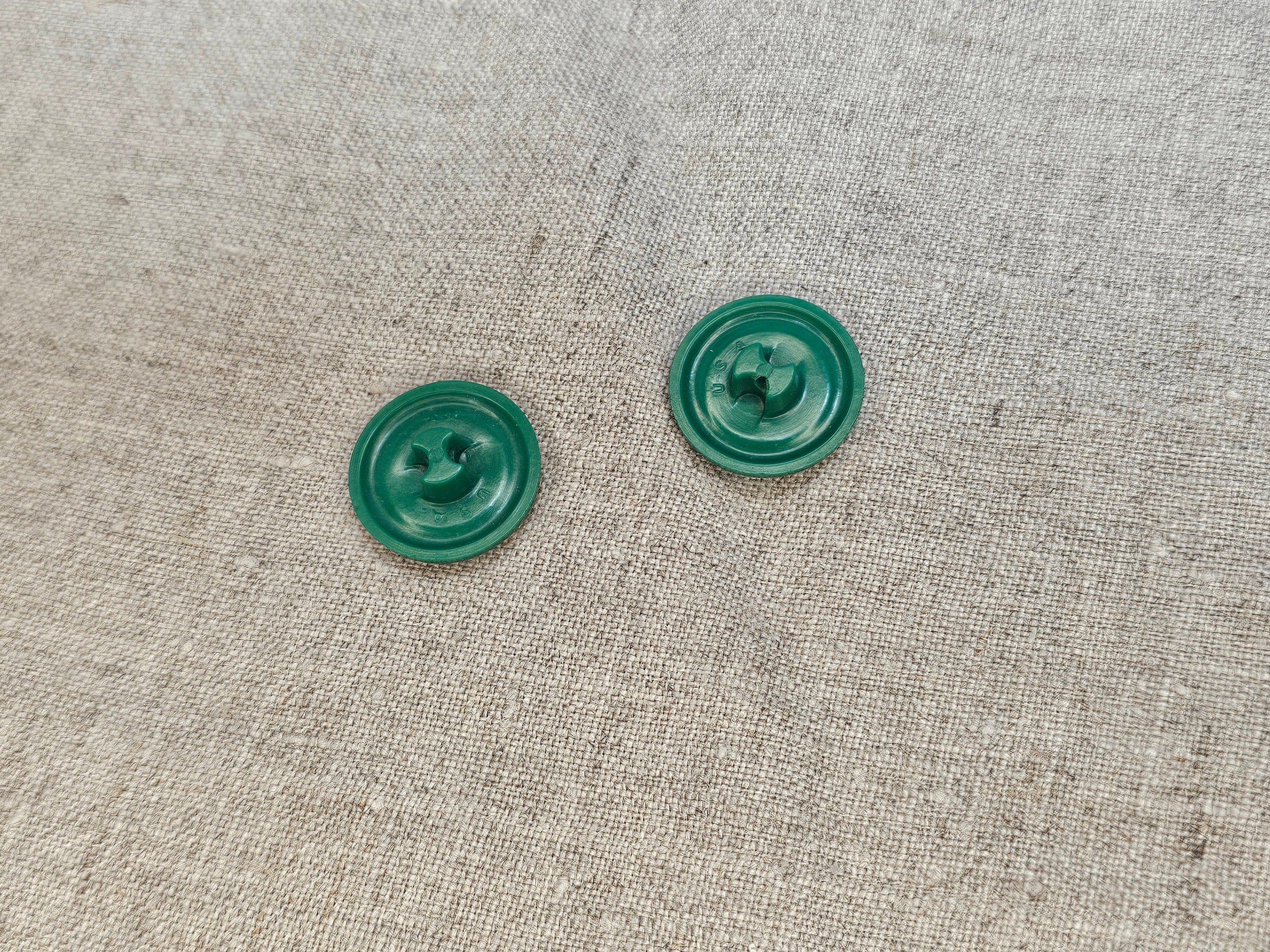 Kelly Green Plastic Buttons. If You Look Very Closely You See the ...