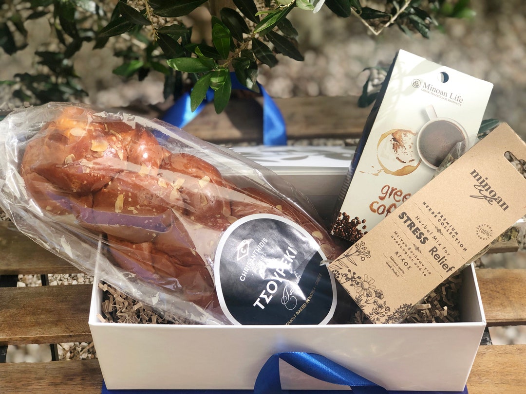 Tsureki Hamper - Gift Box With Greek "tsureki" - Greek Gift to Send ...
