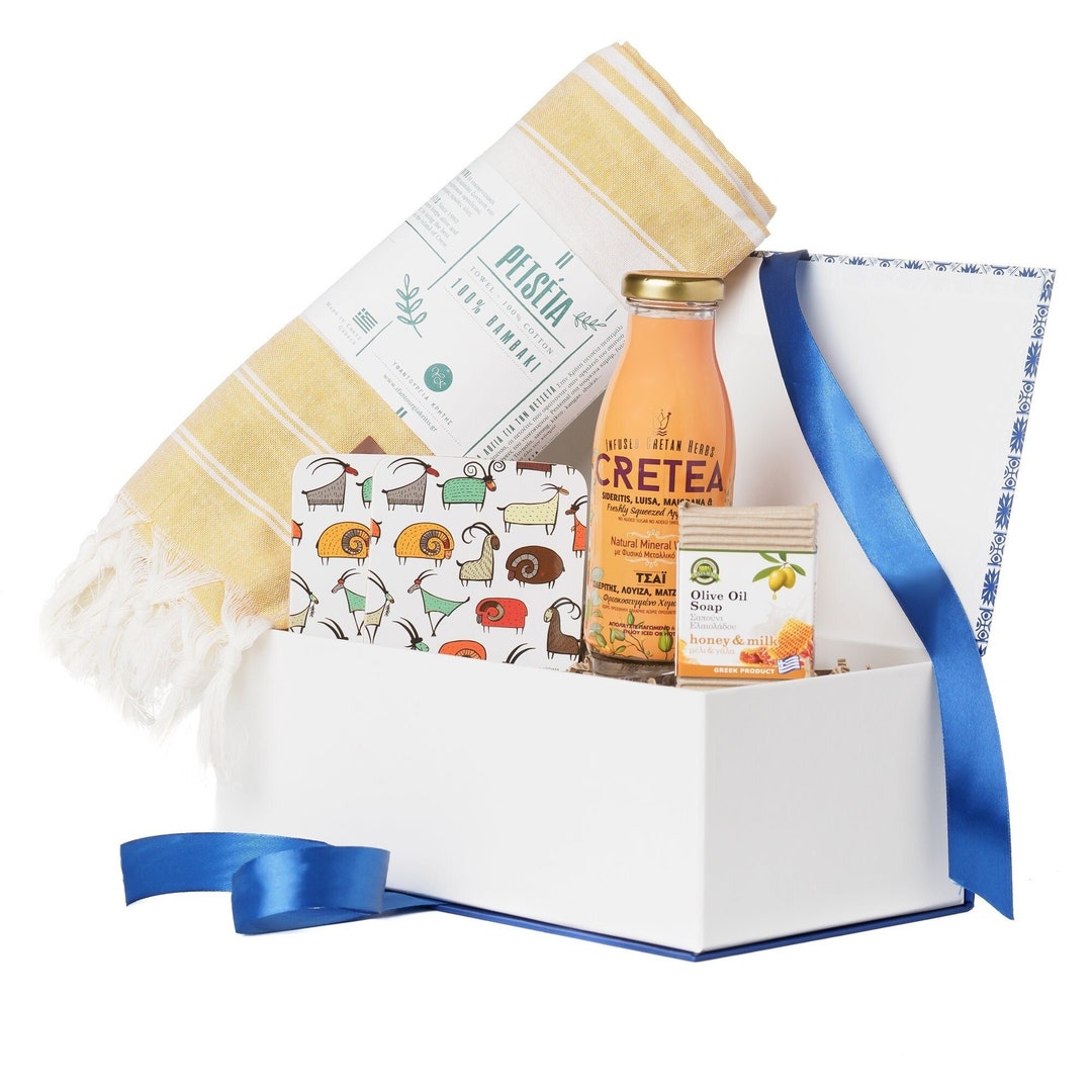 The Cretan Summer Hamper Gift Box Mother's Day Gift 2023 Greek Family ...