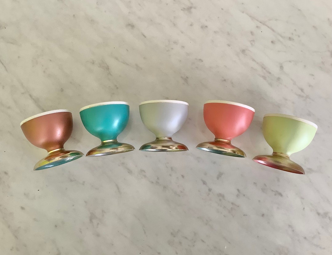 Retro EGGCUPS Vintage 1960s Plastic EGG Cups Funky Mid Century Colors ...