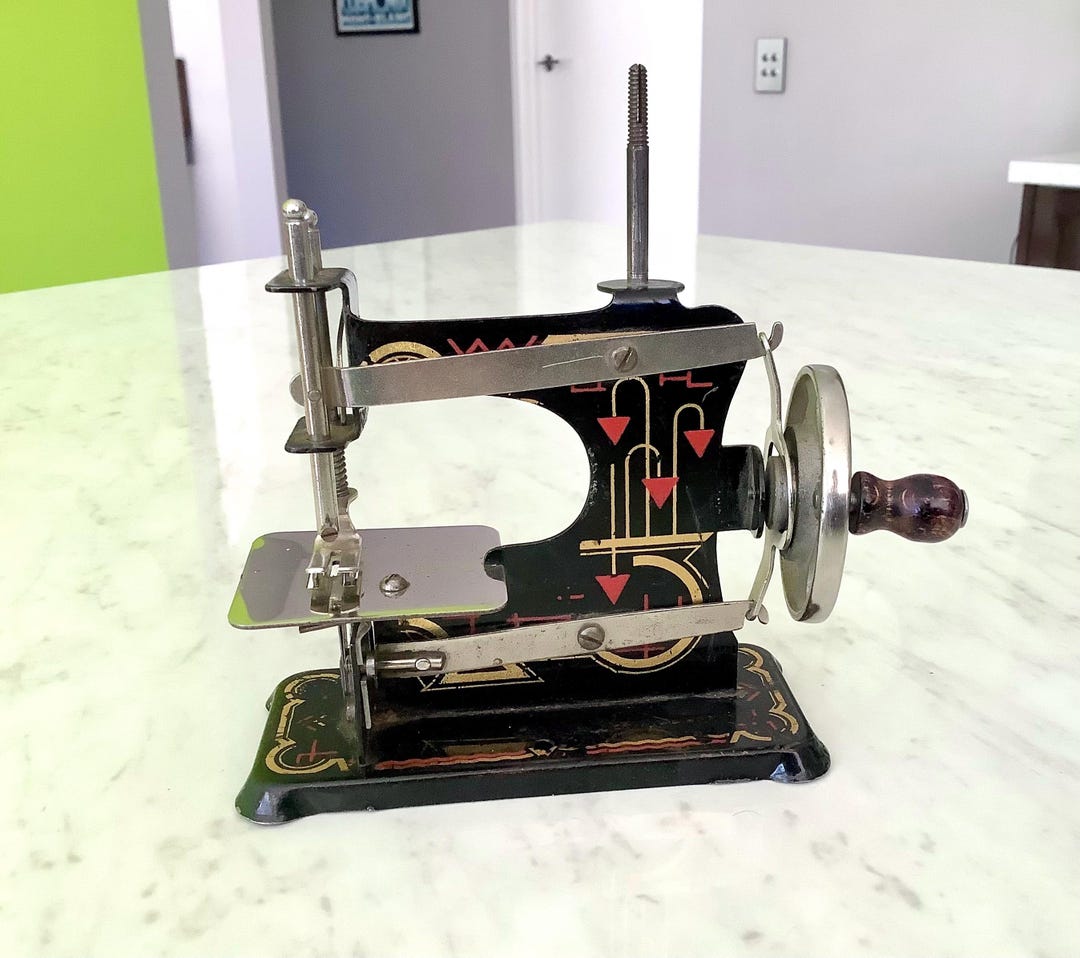 Vintage 1940s CASIGE MINIATURE Toy SEWING Machine - Made in Germany - Etsy