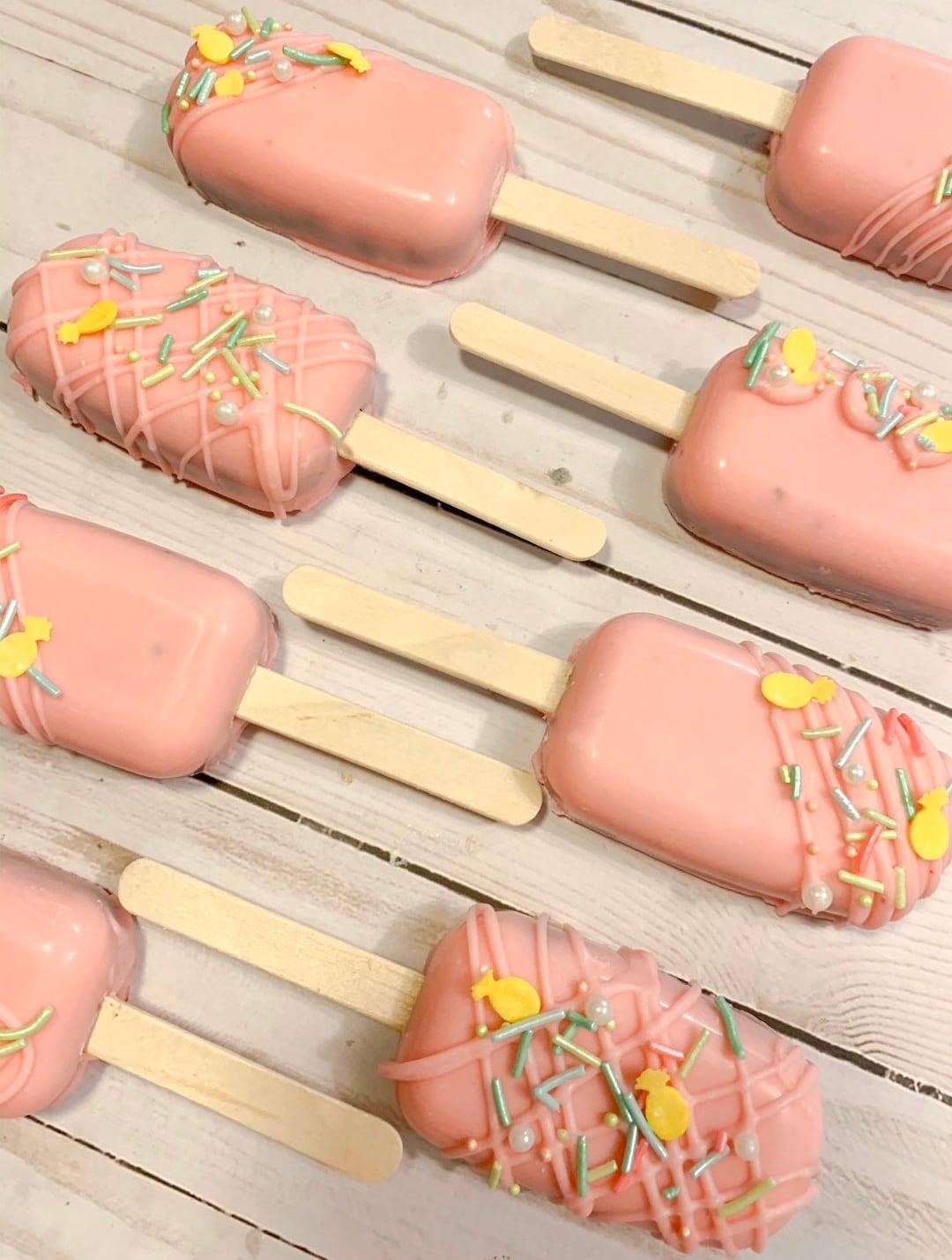 Summer Day Vibes - Themed Cakepops, Custom Treats, Party Treats, Party ...