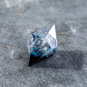 Dandelion Dance Under the Northern Lights - Crystal Clear Dandelion Dnd ...