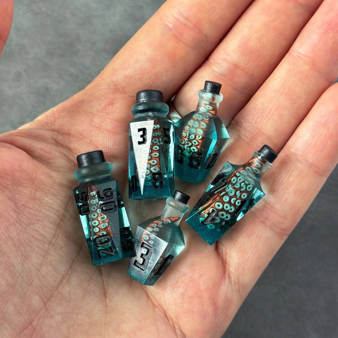 Tentacle Potion - Set of 7 Potion Dice, Kraken Bottle Dice Set ...
