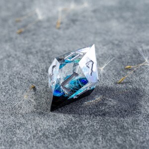 Dandelion Dance Under the Northern Lights - Crystal Clear Dandelion Dnd ...