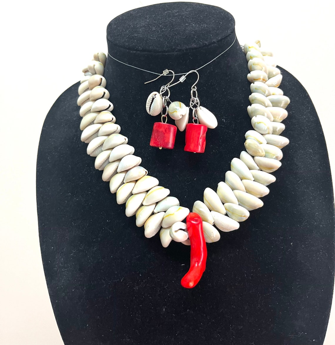 Sea Shell Coral Necklace Chunky Cowerie Shell Necklace OOAK - Etsy