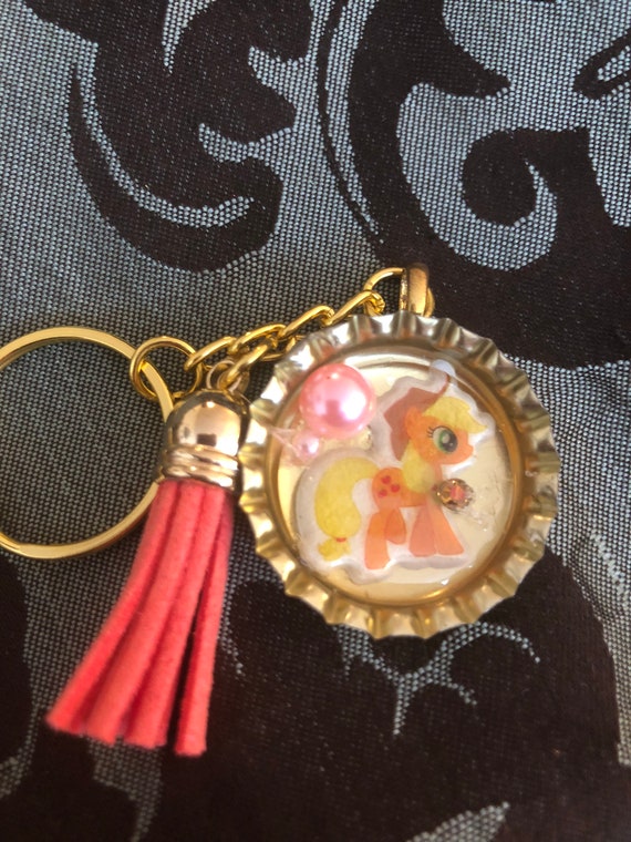 Applejack mlp bottle cap keychain | Etsy
