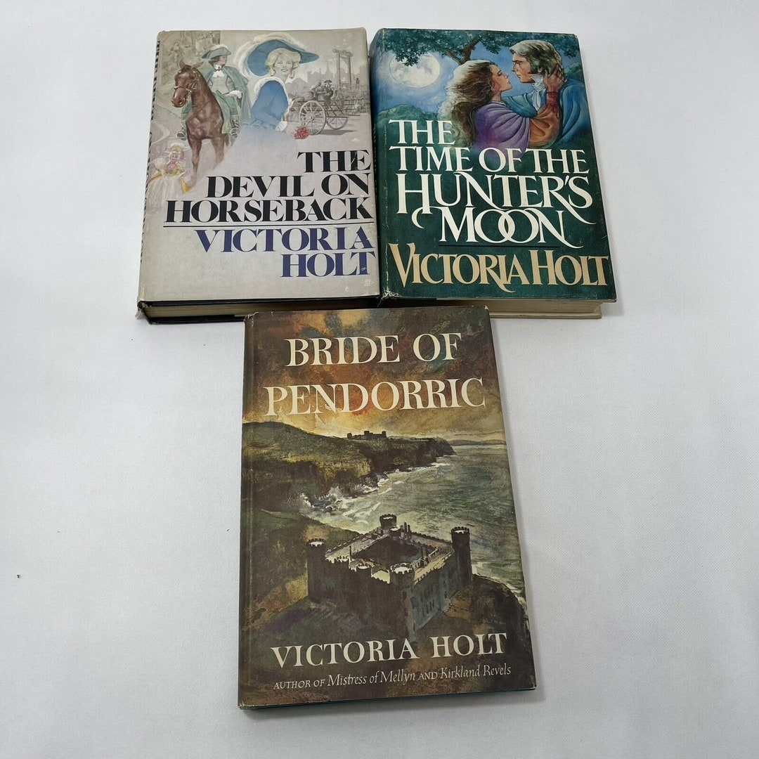 Victoria Holt Vintage Book Set Novel Fiction Hardcover Devil Horseback ...