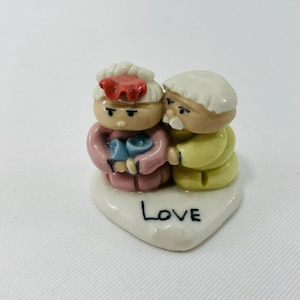 Old Elderly Couple Figurine Grandparent Parent Anniversary Love Heart ...