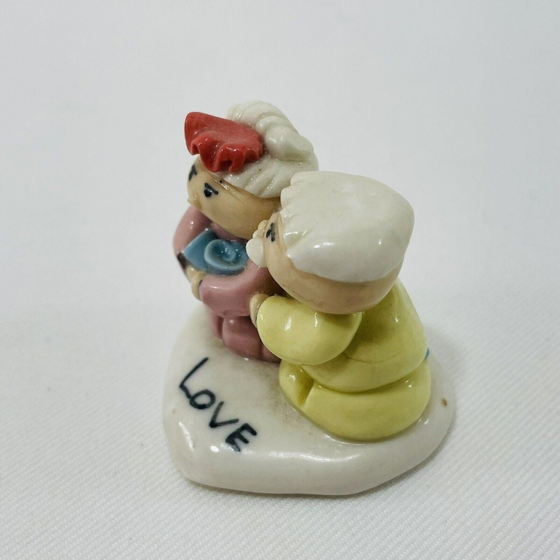 Old Elderly Couple Figurine Grandparent Parent Anniversary Love Heart ...