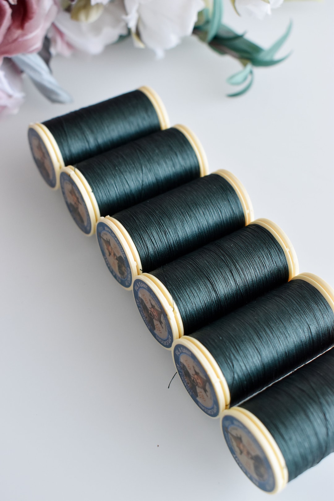 Fil a Gant Holly 895 Color Gloving Thread , Fil Au Chinois Waxed Cotton ...