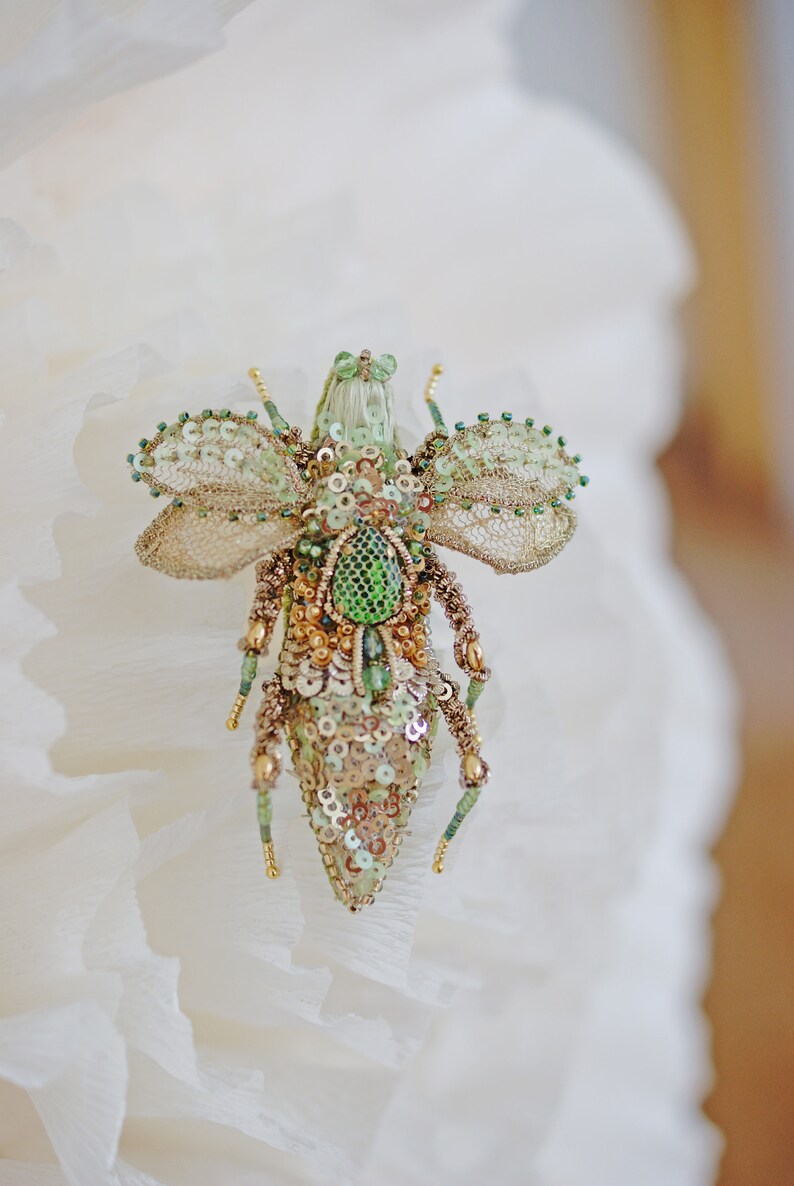 Brooch Locust Video Tutorial no materials and pattern-Step | Etsy