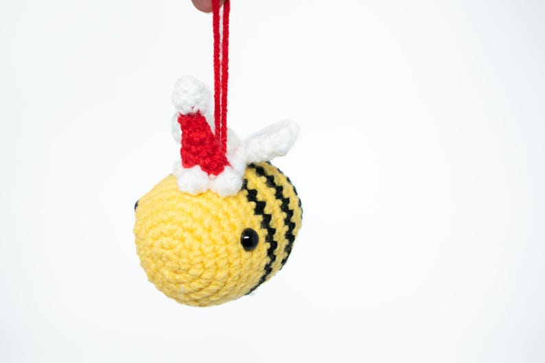 Crochet Santa Bee Amigurumi Christmas Ornament Pattern - Etsy Canada