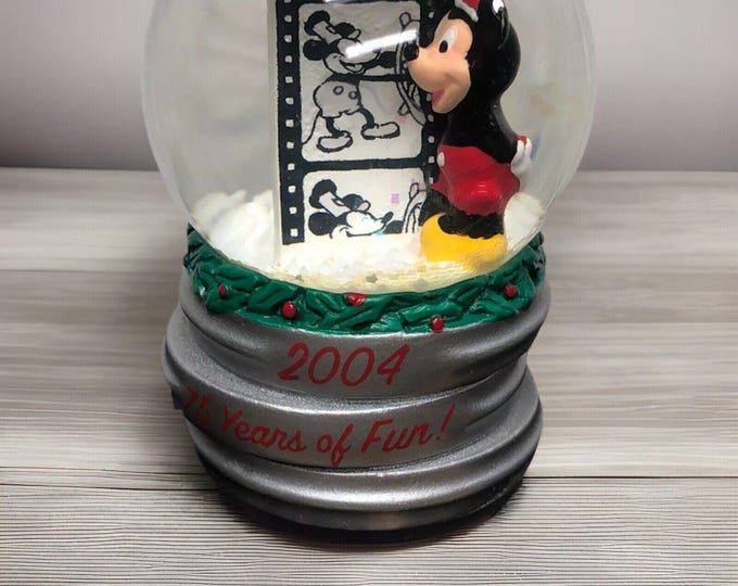 Disney Mickey Mouse Snow Globe Christmas 2004 Vintage Collectible ...