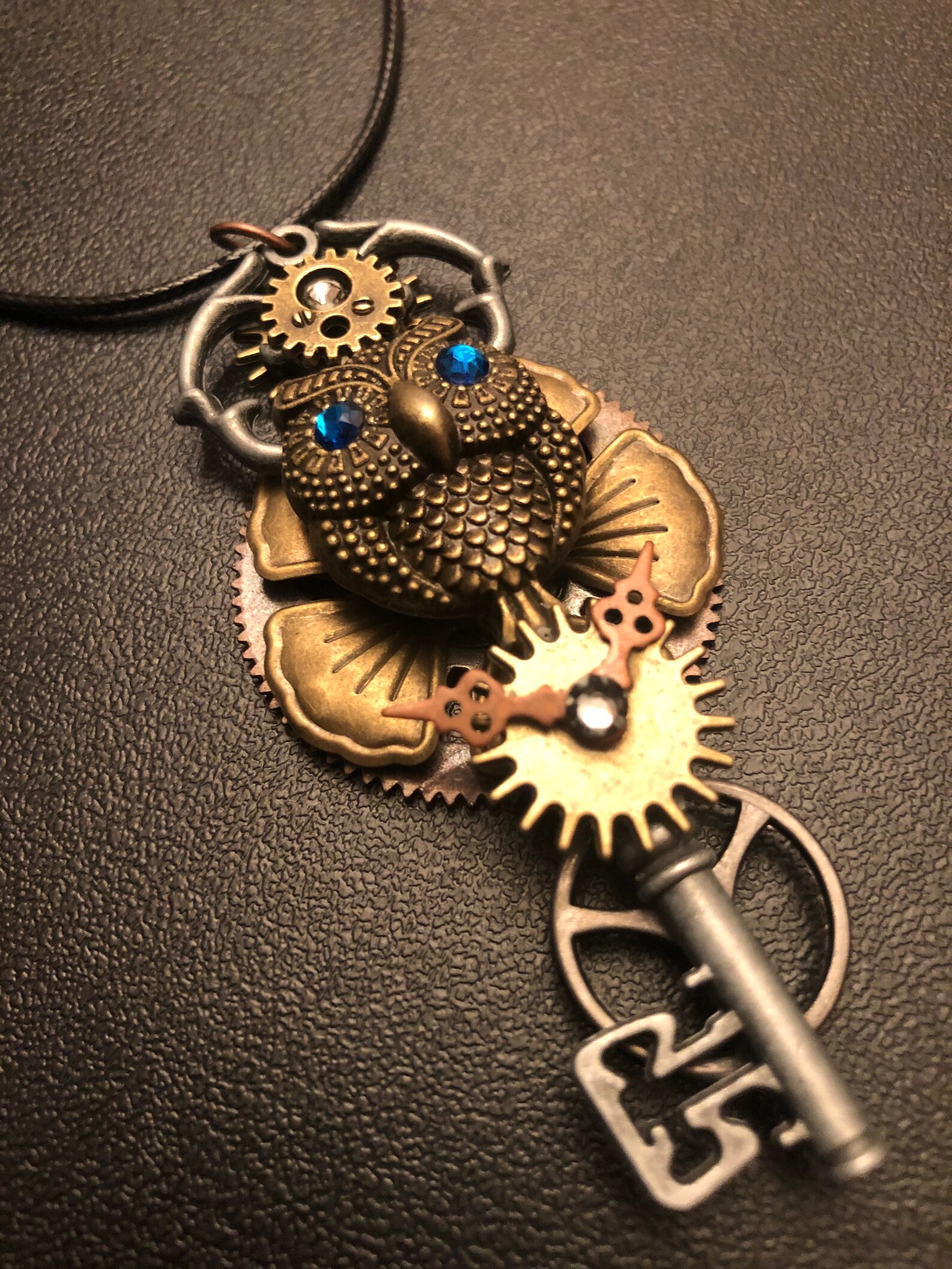 Blue eyes owl skeleton key | Etsy