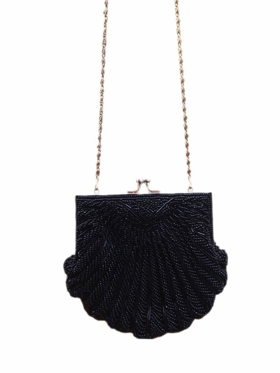 beautiful beaded clamshell - Gem