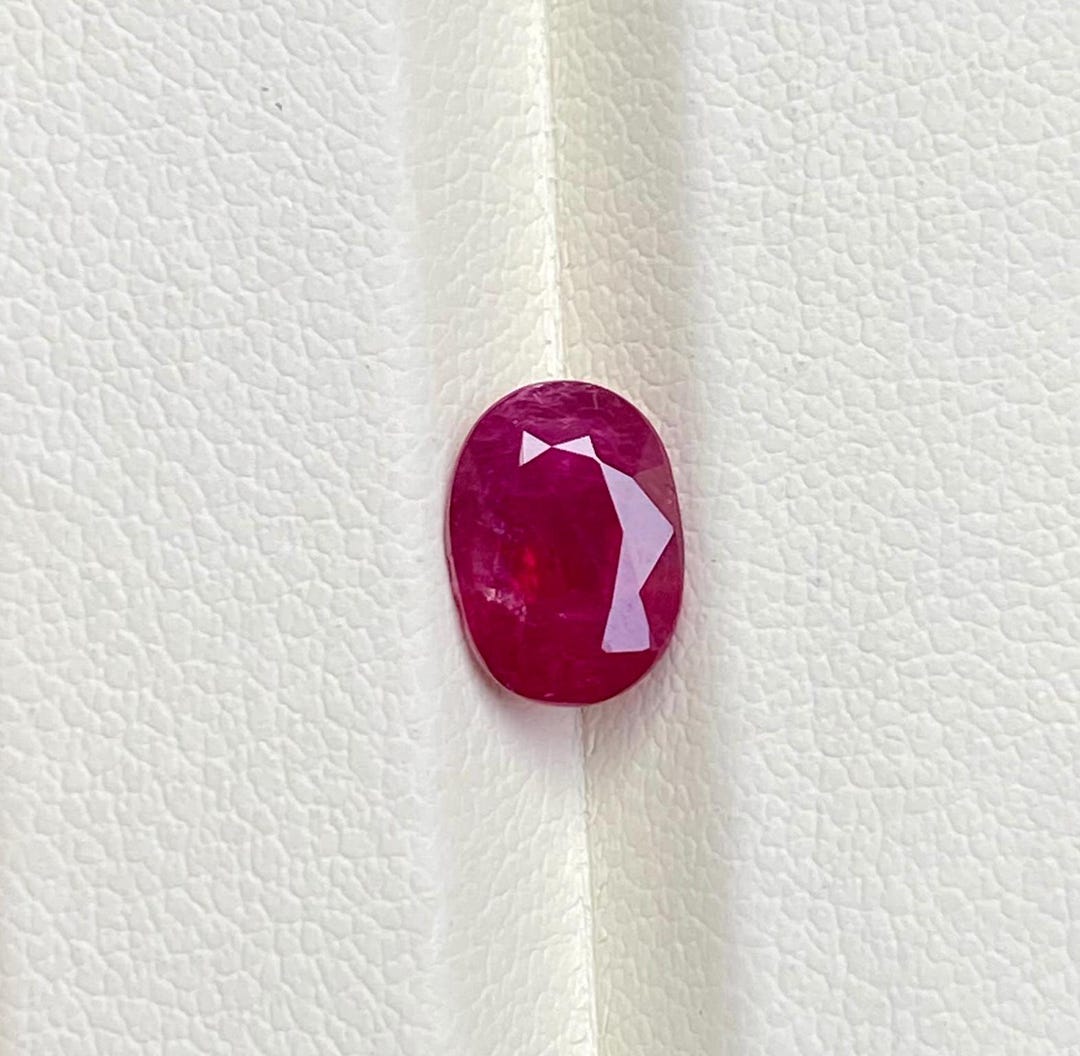 Pigeon Blood Ruby - 1.63 Carats Unheated Ruby,8x6 Mm , Rare Ruby , Oval Ruby , Natural Old Burma ...