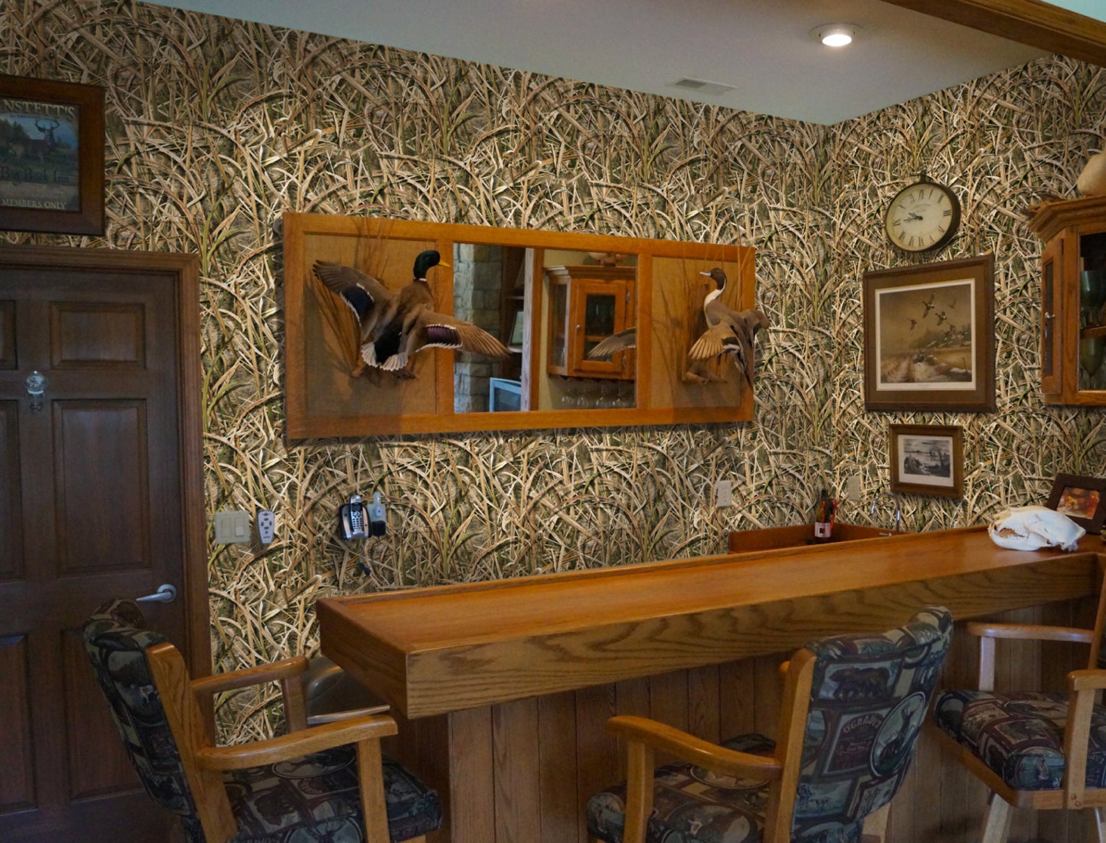 Peel and Stick Camo Vinyl Wallpaper in Mossy Oak Shadow Grass Blades ...