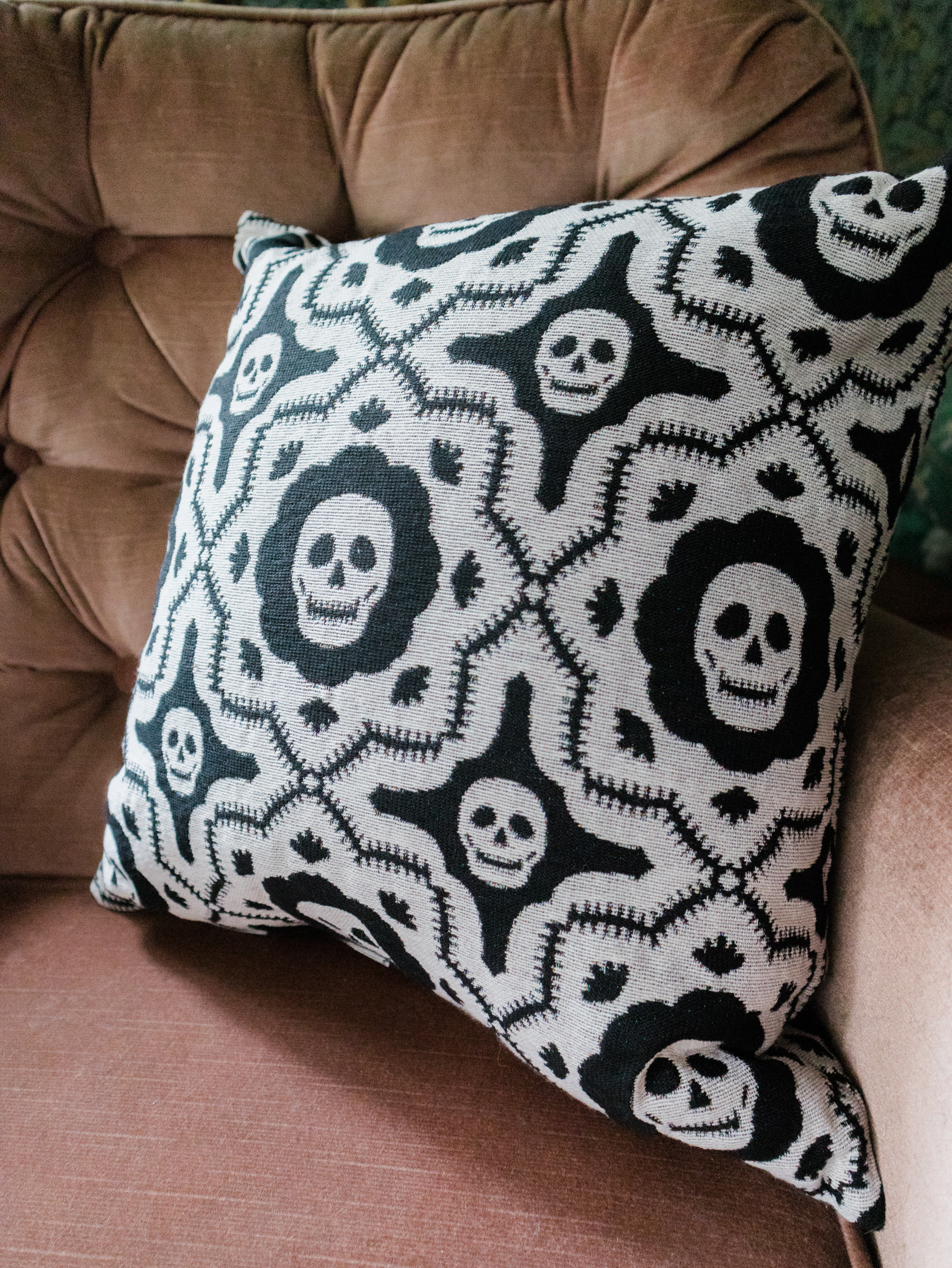 Skull Pillow: Halloween Woven Throw Pillow Spooky Cushion - Etsy