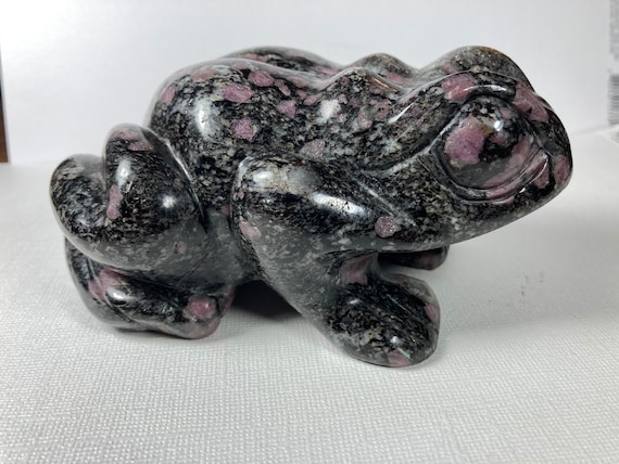 Spinel Matrix Frog Hand Carved HUGE / VINTAGE / Rare / | Etsy