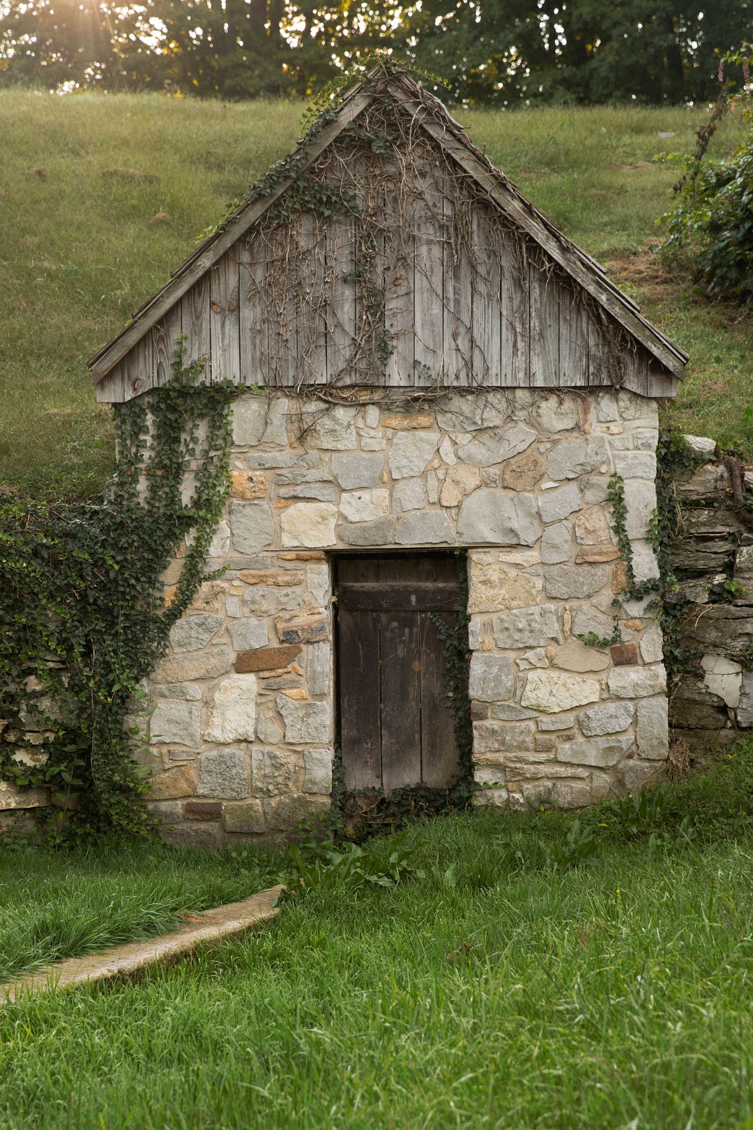 Small Ivy Grown Well House With Stone and Wood Digital Backdrop/digital ...