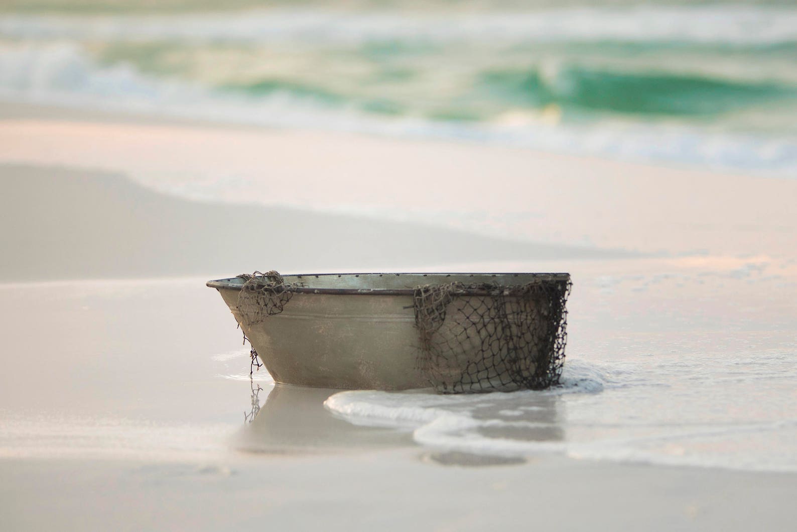 Set of 2 Metal Boat With Net on Ocean With Waves and Beach | Etsy