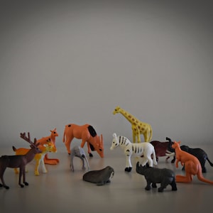 Vintage Miniature Plastic Wild Animals/set of 12 Pieces/craft Supply ...