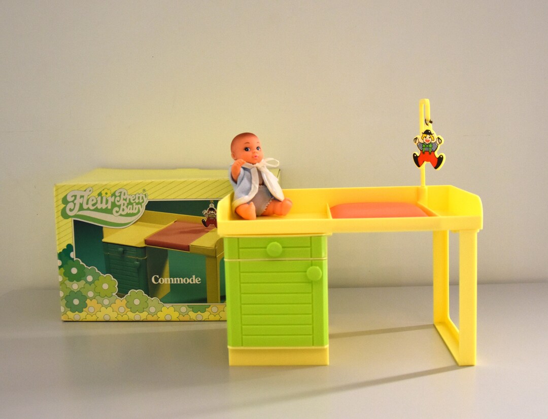 Vintage Fleur Pretty Baby in Original Outfit Changing Table / BT Toys ...
