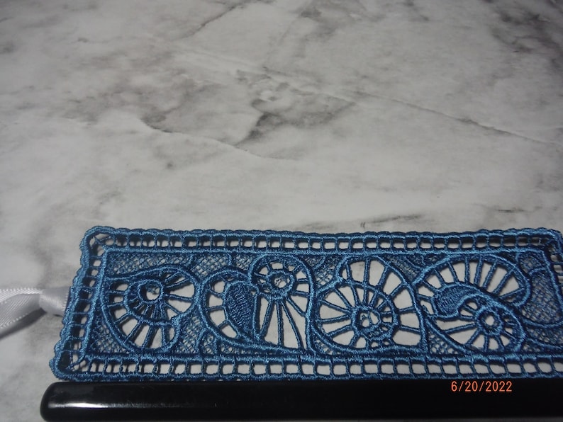 Free Standing Lace Bookmarks With Heart Designs, Machine Embroidery ...