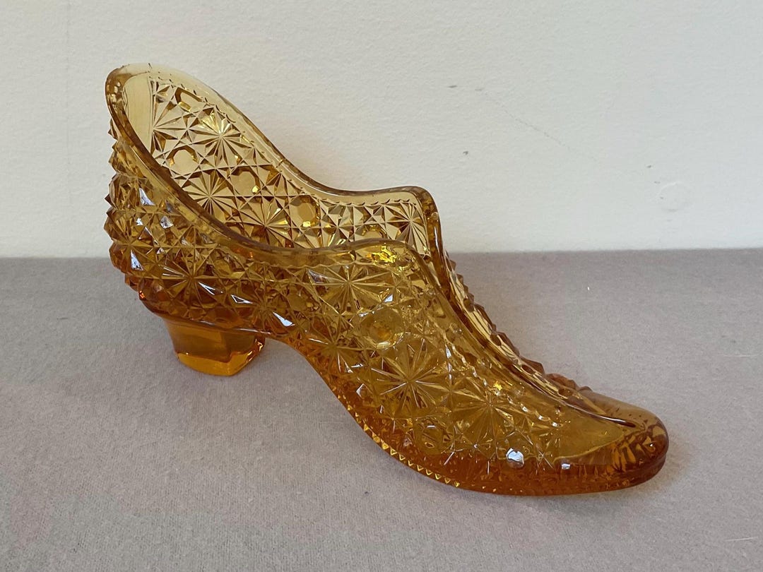 Fenton Button & Daisy Pattern Gold Shoe - Etsy