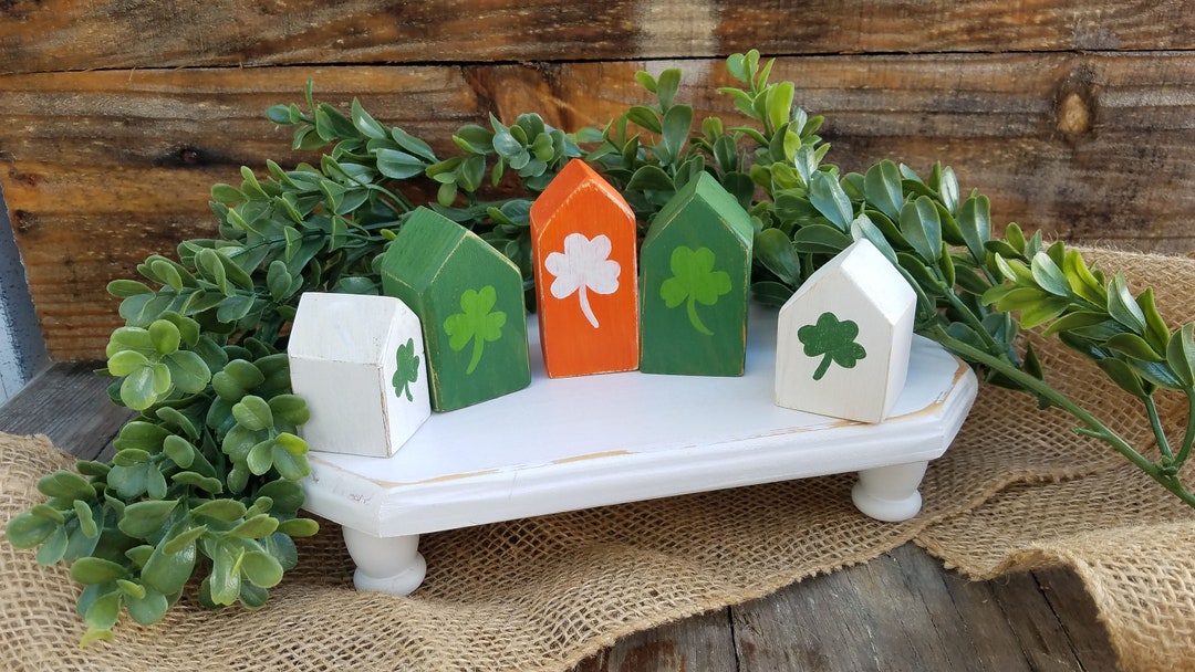 Mini St. Patrick's Day Houses, Shamrock Decor, Shamrock House, St ...