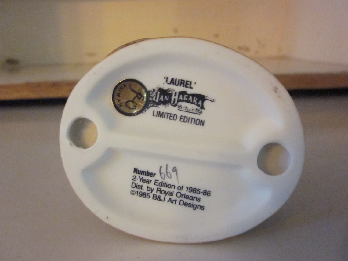 Jan Hagara Figurine laurel Girl Figurine in Old | Etsy